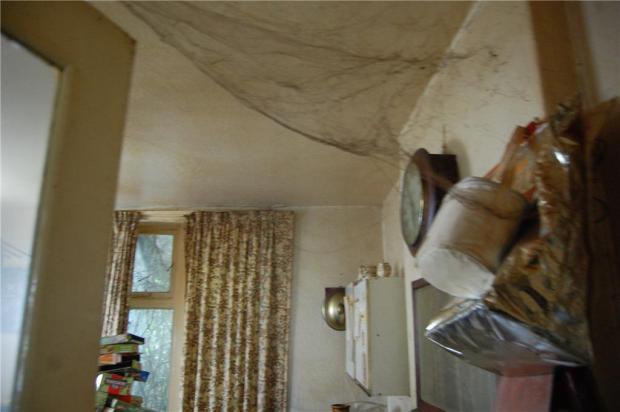 Untidy House For Sale House Critic untidy-house-for-sale-house-critic
