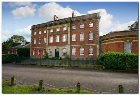 Alkrington Hall West in Middleton – House Critic