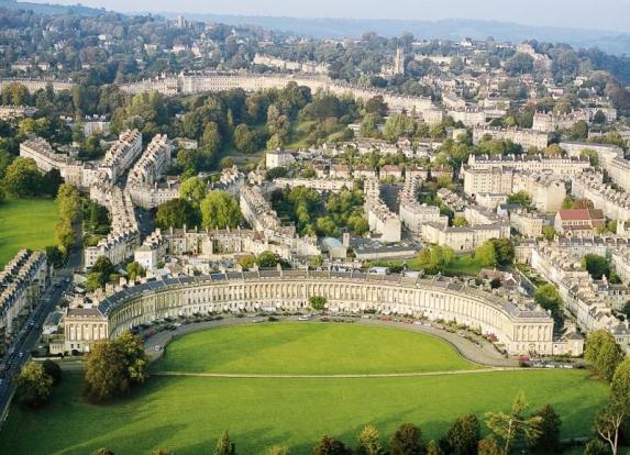 The Royal Crescent in Bath | House Critic